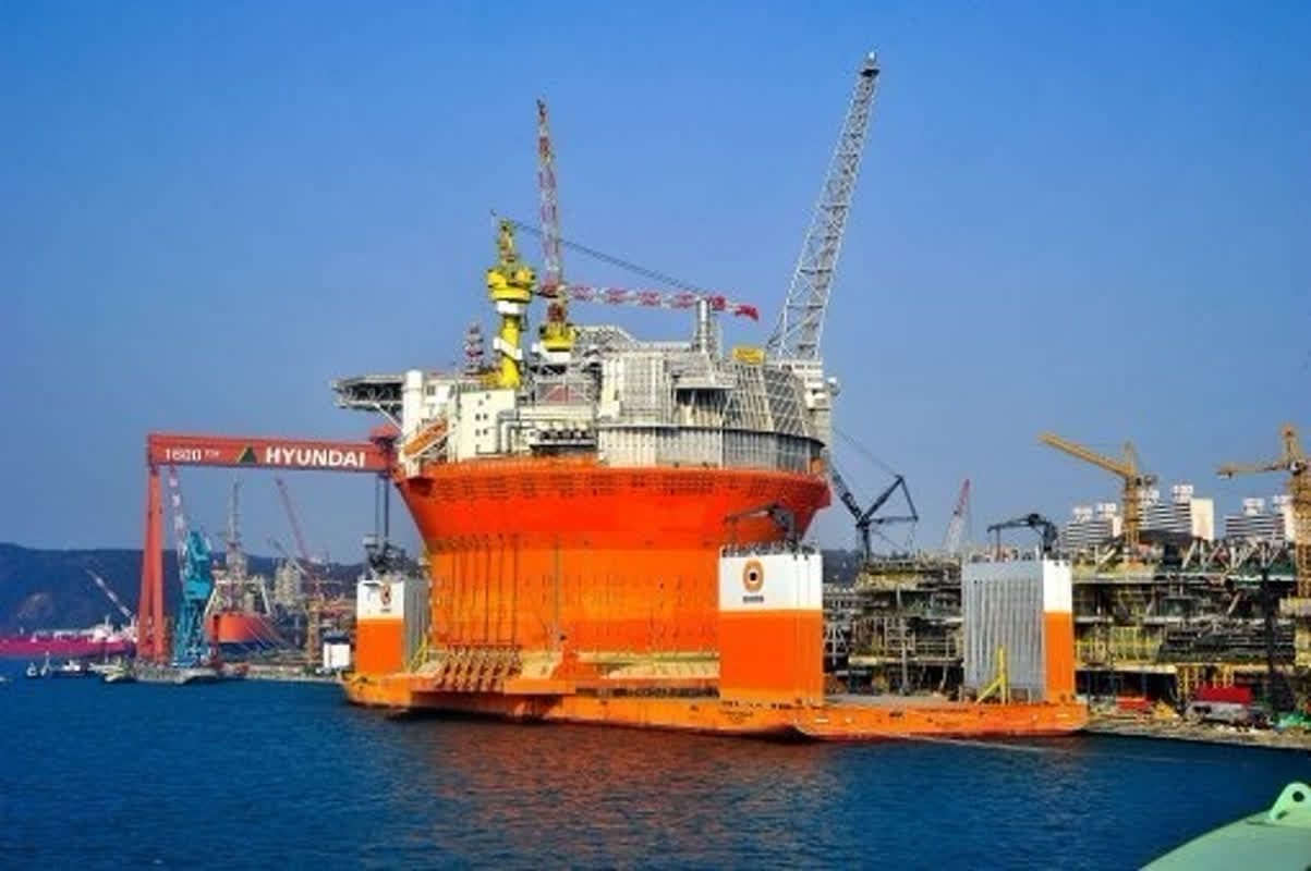 HD현대중공업, 7년 만 수주 FPSO 'P78' 전체 조립 위해 싱가포르로 출항