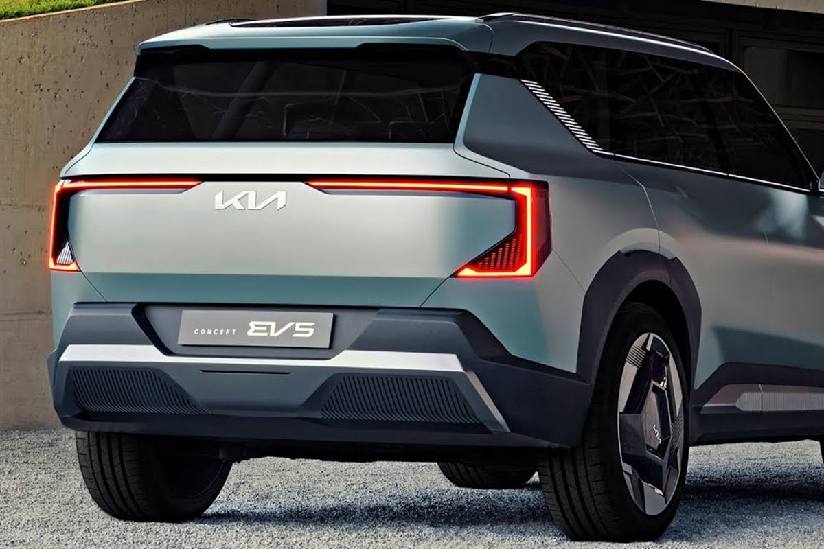 현대차? 계약 취소했죠.. 디자인 제대로 난리 나버린 기아 EV4 근황