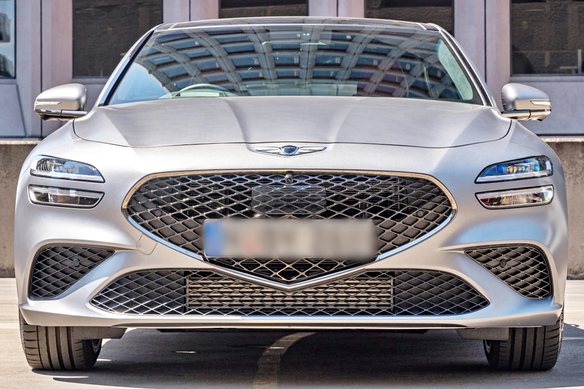 "스팅어 꼴 날까.." 제네시스 G70, 충격적 근황에 오너들 난리 제대로