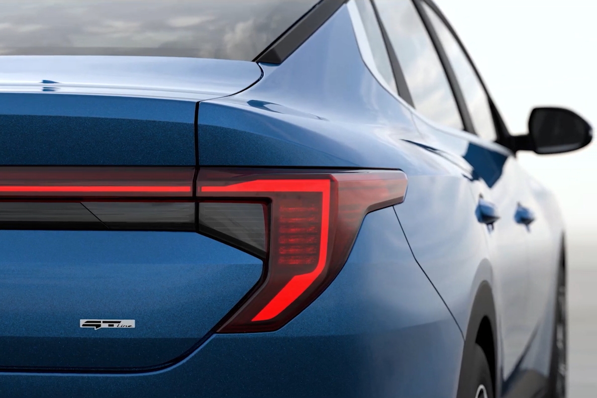 "디자인 미쳤다.." 기아 신형 K3 최초 공개, 그 실체에 네티즌 화들짝!