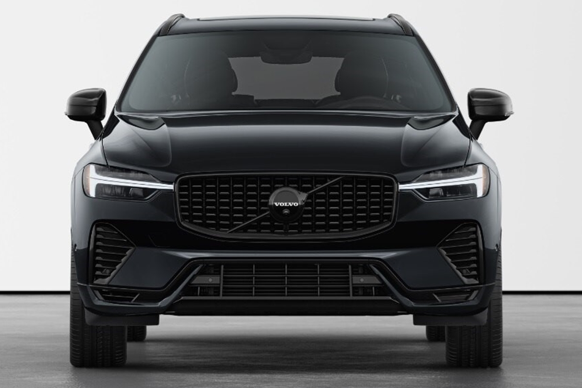 "고급감 100%" 인기 폭발한 볼보 XC60, 올 블랙 컬러 패키지 등장