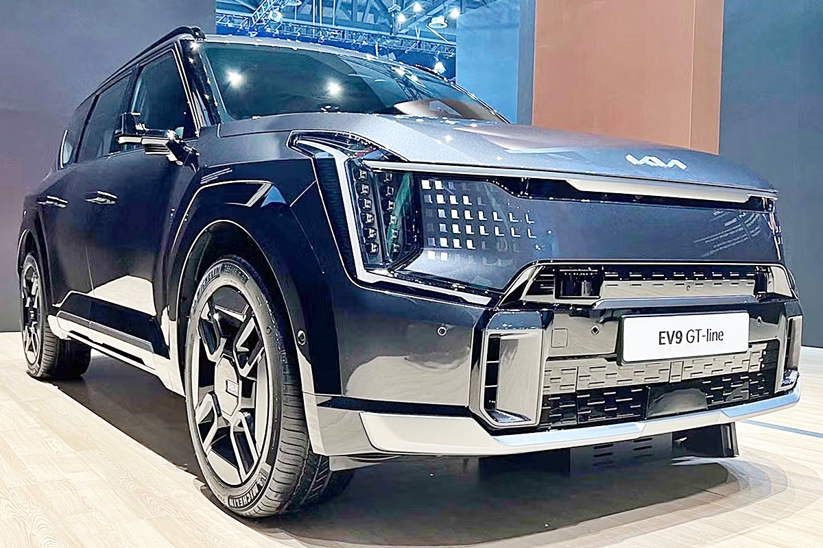 "600만 원 더 싸.." EV9 저가형 모델 출시, 기존 오너들 제대로 멘붕