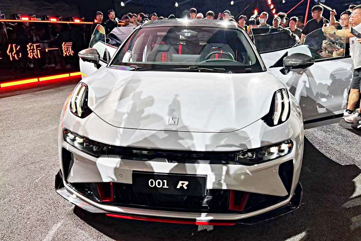 "1,265마력..?" 중국산 괴물 전기차 등장, 미친 성능에 전 세계 충격