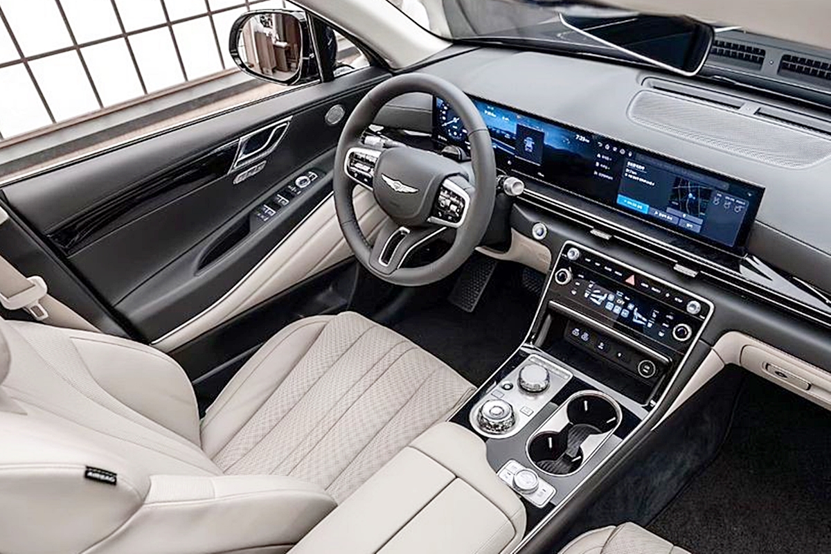 "기존 오너들 오열" 신형 GV80, 구형 모델과 실내 차이 무려 이 정도