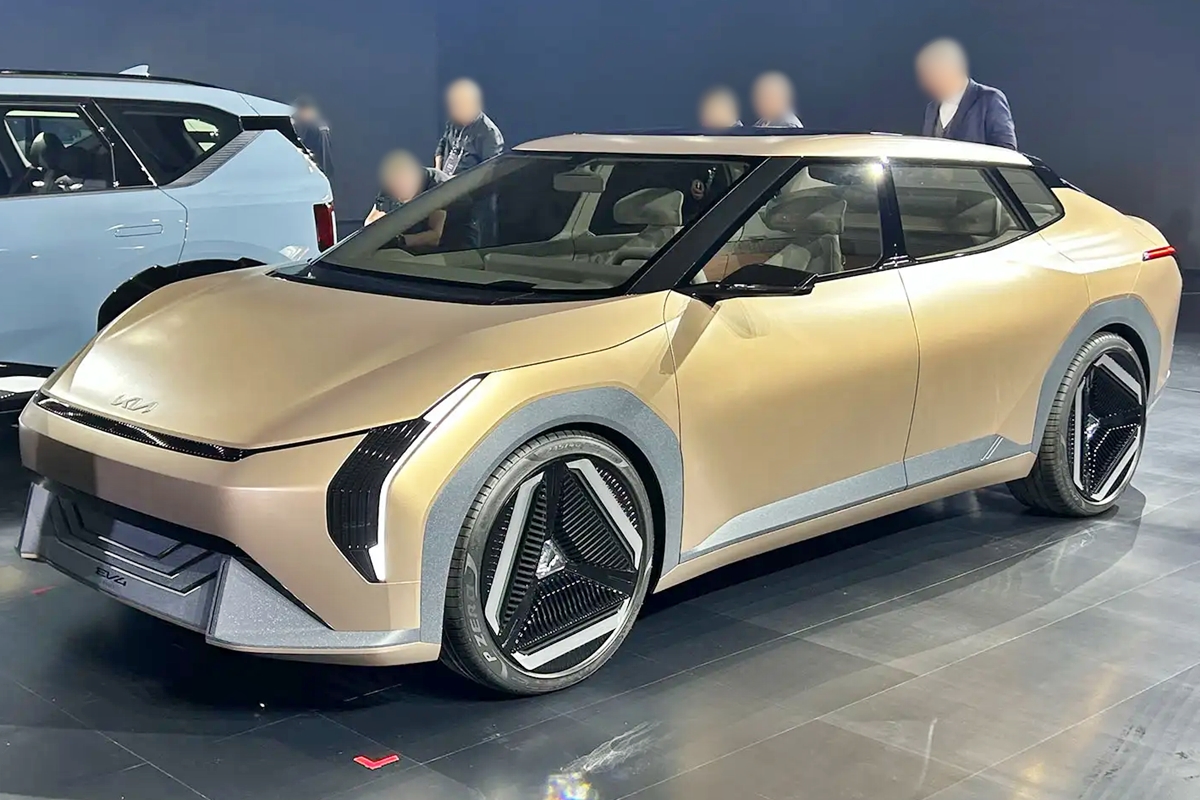 "디자인 미쳤네" 기아 EV4 깜짝 공개, 이대로만 나오면 무조건 대박