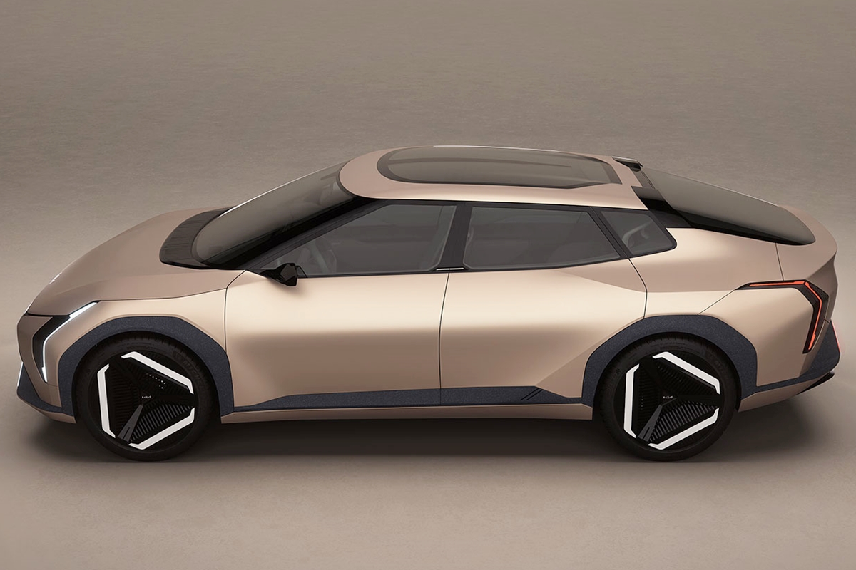 "디자인 미쳤네" 기아 EV4 깜짝 공개, 이대로만 나오면 무조건 대박