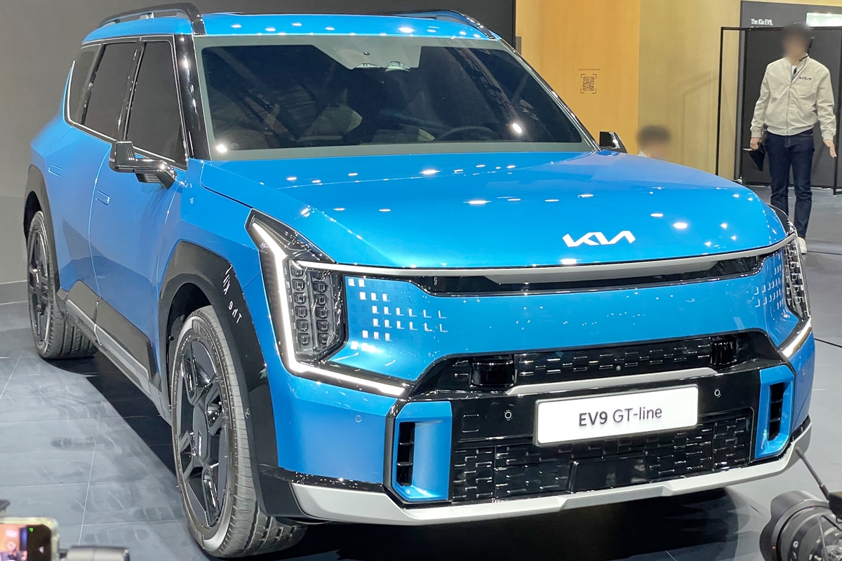 742만 원 '미완성 옵션' 팔아치운 기아.. EV9 차주들 결국 폭발했다